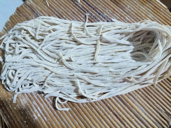 手擀面怎么做_手擀面需要醒面多久-第3张图片-山城妙识