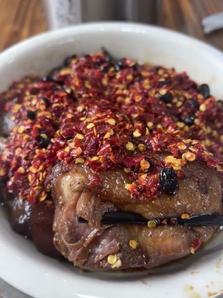 农村蒸肘子怎么做_农村蒸肘子用什么调料-第1张图片-山城妙识