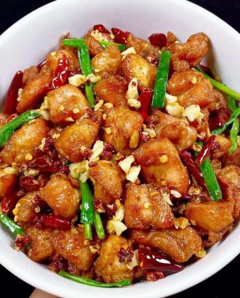 辣子鸡丁怎么做才外酥里嫩_辣子鸡丁用鸡腿还是鸡胸-第3张图片-山城妙识