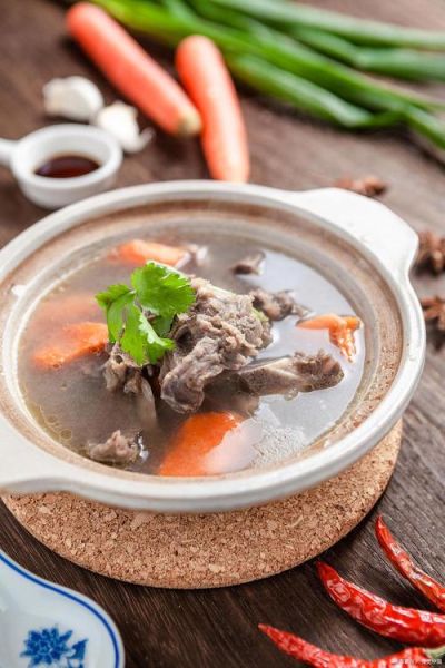 炖羊肉放什么菜最佳_羊肉炖什么菜好吃又营养-第2张图片-山城妙识