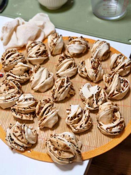 红糖花卷怎么发面才松软_红糖花卷蒸多久不塌陷-第1张图片-山城妙识