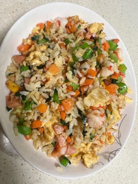 虾仁炒饭怎么做_虾仁炒饭的经典做法-第1张图片-山城妙识 虾仁炒饭怎么做_虾仁炒饭的经典做法-第1张图片-山城妙识