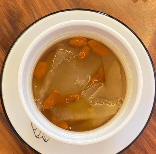 梨和冰糖怎么煮止咳效果好_梨炖冰糖的正确做法-第1张图片-山城妙识