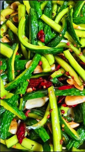 酸辣黄瓜条怎么做_酸辣黄瓜条腌制多久才脆-第2张图片-山城妙识