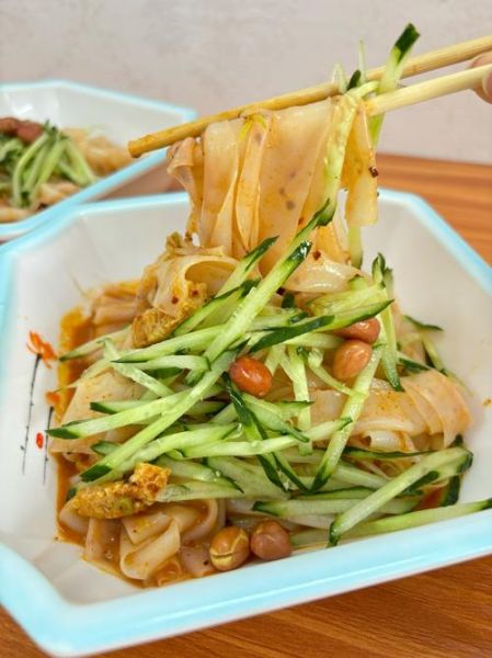 家常凉皮怎么做_凉皮快速简单做法-第1张图片-山城妙识