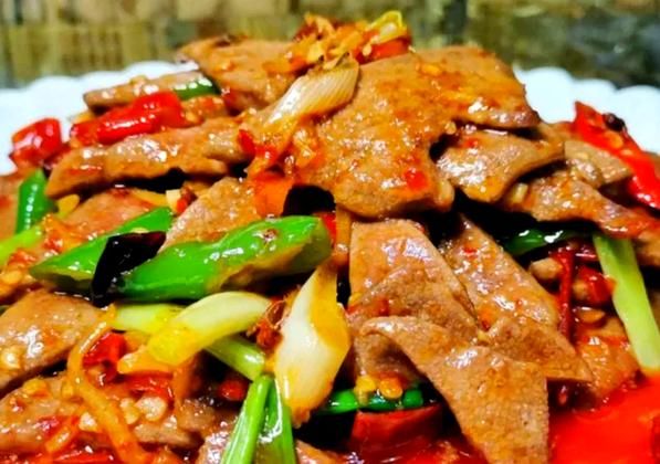 酸辣猪肝怎么炒好吃又嫩_猪肝嫩滑不腥的秘诀-第1张图片-山城妙识