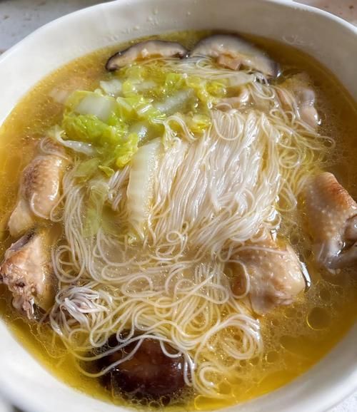 香菇鸡汤面怎么做好吃_家常做法-第1张图片-山城妙识