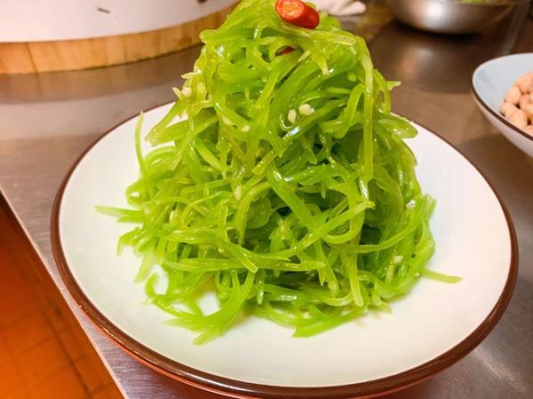爽口莴笋丝怎么做好吃_莴笋丝凉拌技巧-第3张图片-山城妙识 爽口莴笋丝怎么做好吃_莴笋丝凉拌技巧-第3张图片-山城妙识