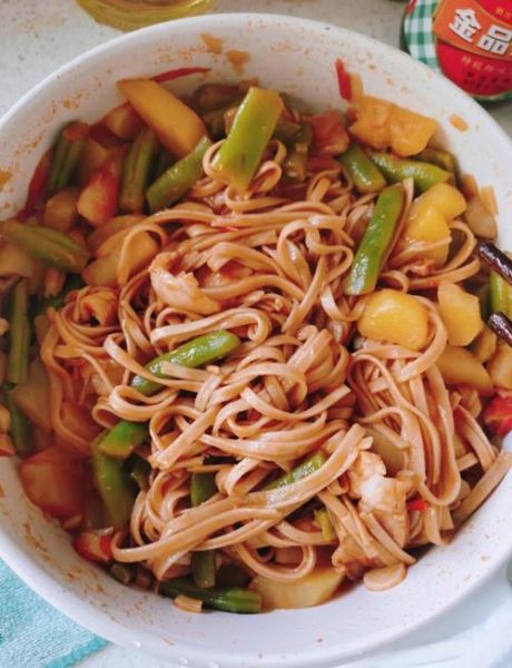 豆角焖面怎么做才好吃_豆角焖面最忌哪一步-第2张图片-山城妙识 豆角焖面怎么做才好吃_豆角焖面最忌哪一步-第2张图片-山城妙识