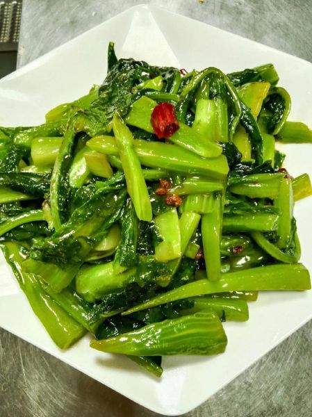 青笋叶子怎么炒好吃_青笋叶子凉拌做法-第2张图片-山城妙识