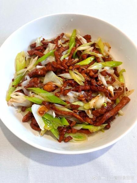 葱爆肉怎么做_葱爆肉家常做法-第2张图片-山城妙识