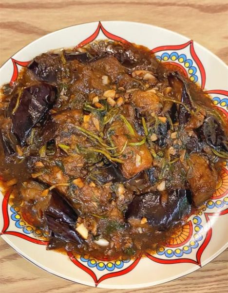 素烧茄子怎么做_家常素烧茄子做法视频-第1张图片-山城妙识