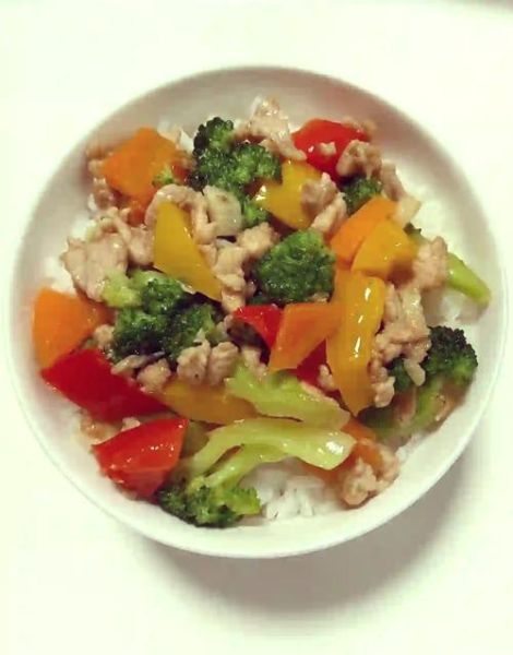 西兰花炒肉怎么炒才脆嫩_西兰花炒肉高清图片做法-第1张图片-山城妙识