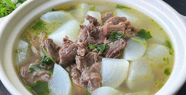 萝卜炖牛腩汤怎么炖才好吃_牛腩汤去腥技巧-第3张图片-山城妙识 萝卜炖牛腩汤怎么炖才好吃_牛腩汤去腥技巧-第3张图片-山城妙识