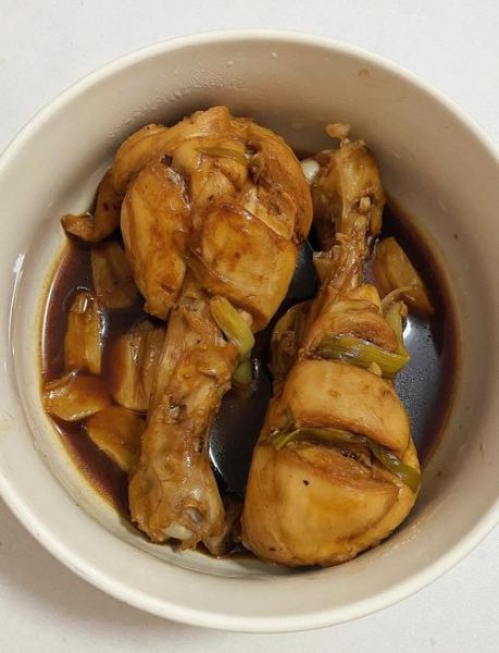 砂锅炖鸡腿怎么做_砂锅炖鸡腿需要焯水吗-第3张图片-山城妙识