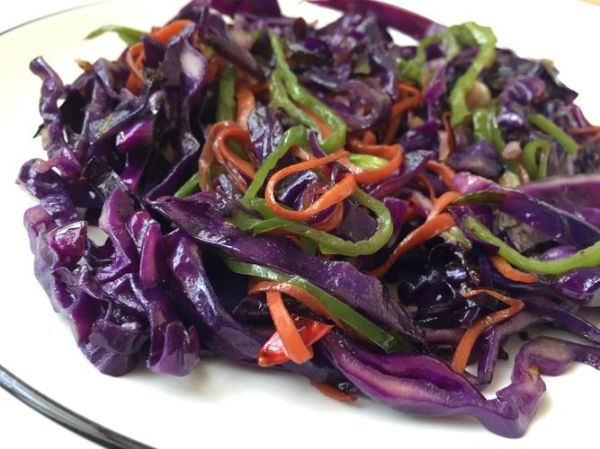 紫甘蓝怎么炒才好吃_紫甘蓝炒几分钟口感最佳-第1张图片-山城妙识