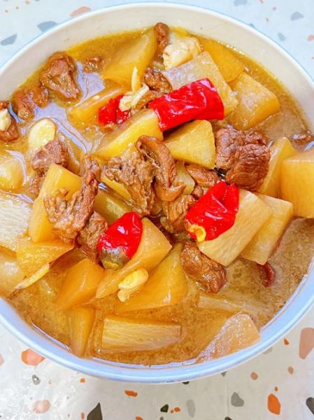 牛肉炖萝卜怎么做_牛肉炖萝卜需要焯水吗-第2张图片-山城妙识