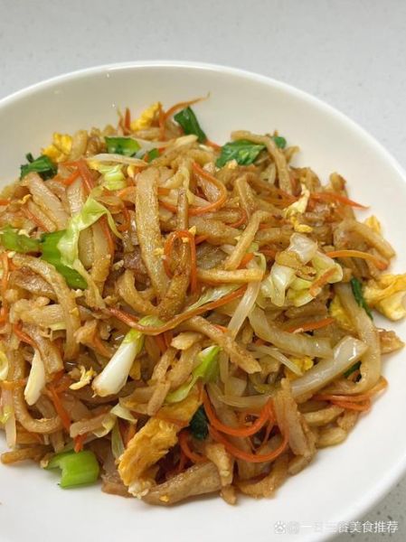 鸡蛋炒饼丝怎么做_饭店大厨的秘诀-第1张图片-山城妙识