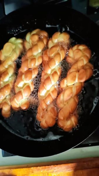 怎样做麻花又脆又酥_麻花酥脆不硬的秘诀-第2张图片-山城妙识