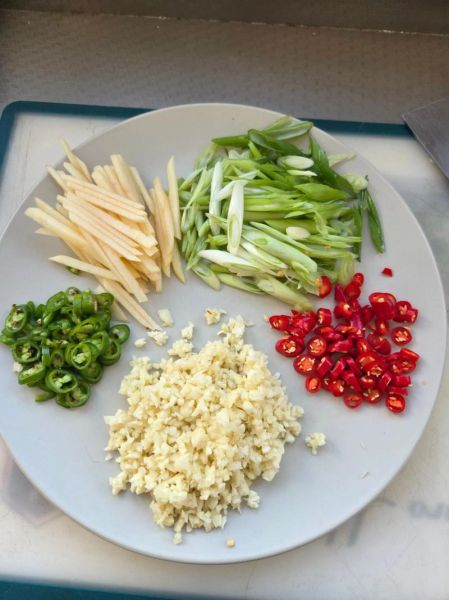 家常腌咸菜怎么做_腌咸菜不放水会坏吗-第1张图片-山城妙识