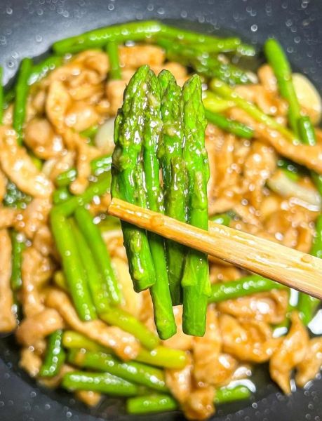 芦笋和什么菜搭配最有营养_芦笋最佳营养搭配蔬菜-第1张图片-山城妙识