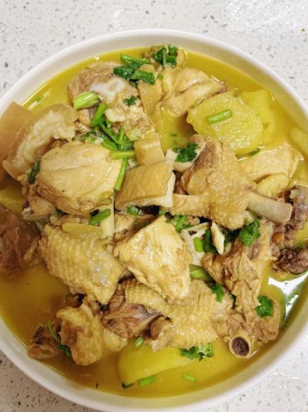 清炖土豆鸡块怎么做_清炖土豆鸡块要焯水吗-第3张图片-山城妙识