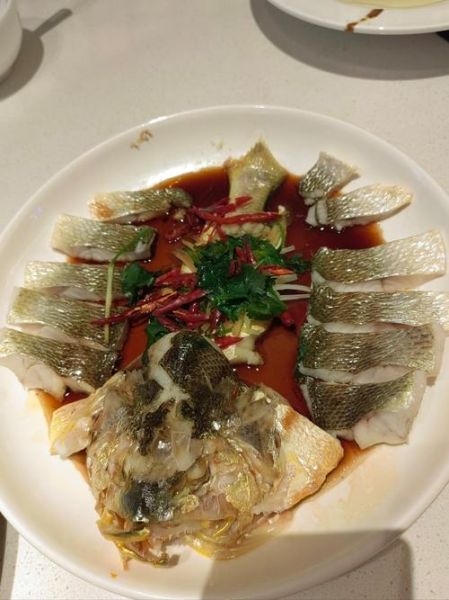 清蒸鱼怎么做才鲜嫩_家庭版清蒸鱼做法-第3张图片-山城妙识