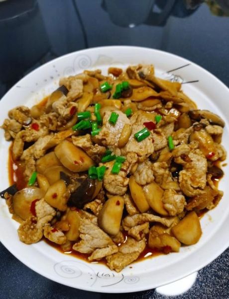 杏鲍菇炒肉要不要放豆瓣酱_豆瓣酱用量多少合适-第3张图片-山城妙识