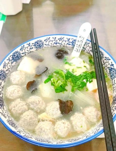 猪肉水汆丸子怎么做_水汆丸子为什么一煮就散-第1张图片-山城妙识 猪肉水汆丸子怎么做_水汆丸子为什么一煮就散-第1张图片-山城妙识