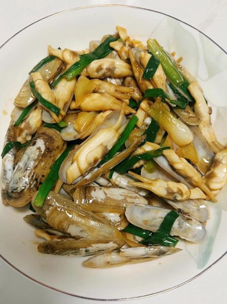 葱姜爆炒蛏子王怎么做_蛏子王去沙最快的方法-第2张图片-山城妙识