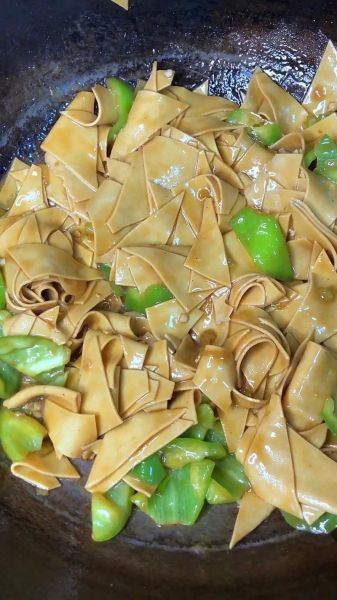 尖椒干豆腐怎么炒不碎_尖椒干豆腐家常做法-第2张图片-山城妙识