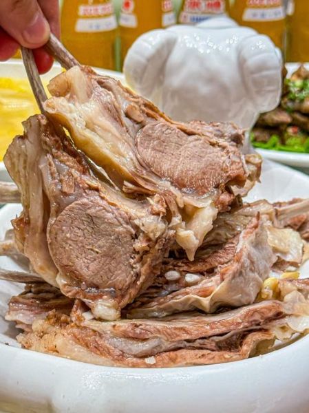 手抓羊肉的来历是什么_手抓羊肉的历史起源-第1张图片-山城妙识