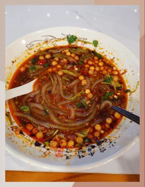 重庆正宗酸辣粉怎么做_酸辣粉哪里最正宗-第3张图片-山城妙识 重庆正宗酸辣粉怎么做_酸辣粉哪里最正宗-第3张图片-山城妙识