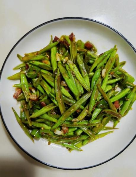 四季豆炒腊肉怎么做_四季豆炒腊肉先炒哪个-第3张图片-山城妙识