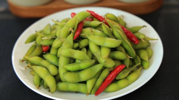 毛豆怎么煮才翠绿_毛豆煮多久不变黄-第3张图片-山城妙识