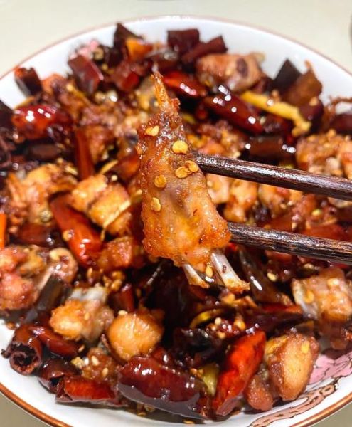 生炒辣子鸡怎么做_正宗川味做法-第1张图片-山城妙识 生炒辣子鸡怎么做_正宗川味做法-第1张图片-山城妙识