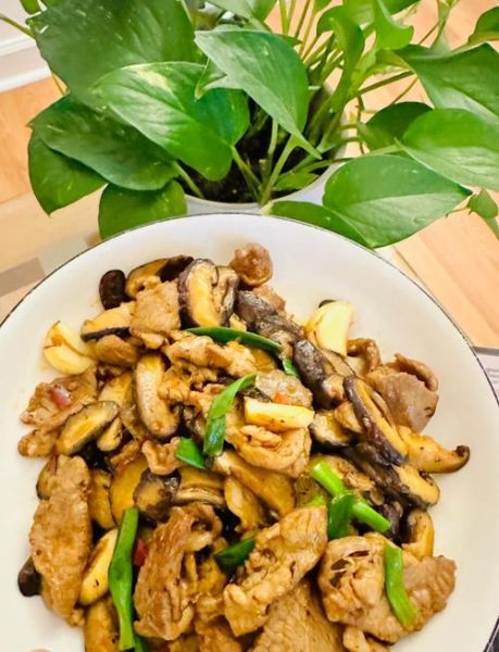 姬菇炒肉片怎么做_姬菇炒肉片用焯水吗-第3张图片-山城妙识 姬菇炒肉片怎么做_姬菇炒肉片用焯水吗-第3张图片-山城妙识