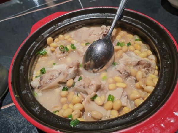 蹄花炖黄豆怎么做_蹄花炖黄豆的正宗做法-第2张图片-山城妙识 蹄花炖黄豆怎么做_蹄花炖黄豆的正宗做法-第2张图片-山城妙识