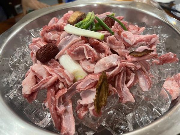 煮羊肉的正确方法_煮羊肉需要焯水吗-第2张图片-山城妙识 煮羊肉的正确方法_煮羊肉需要焯水吗-第2张图片-山城妙识