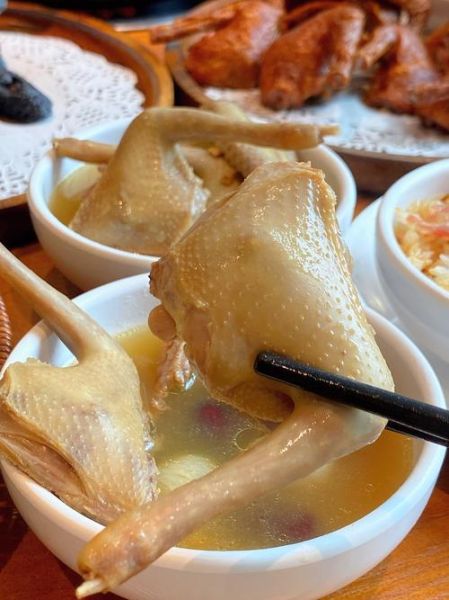 清蒸鸽子汤怎么炖最营养_清蒸鸽子汤炖多久-第1张图片-山城妙识