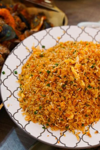 海胆炒饭怎么做好吃_海胆炒饭做法窍门-第1张图片-山城妙识