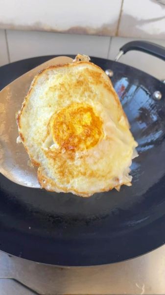 荷包蛋怎么煎好看_煎荷包蛋不碎技巧-第2张图片-山城妙识