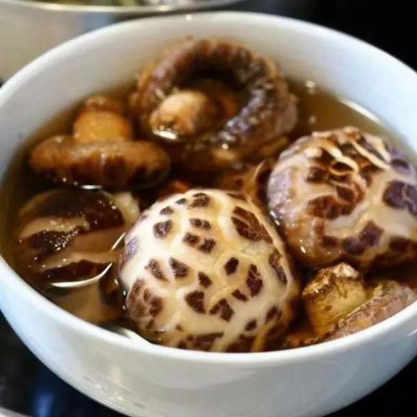 野生花菇的功效与作用_野生花菇怎么吃最营养-第2张图片-山城妙识 野生花菇的功效与作用_野生花菇怎么吃最营养-第2张图片-山城妙识