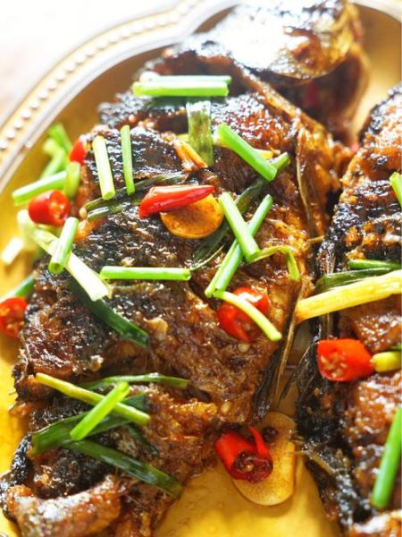 煎鲫鱼怎么不粘锅_煎鲫鱼用什么锅最好-第2张图片-山城妙识