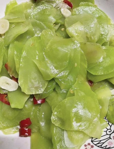 青笋怎么素炒好吃_青笋素炒做法窍门-第1张图片-山城妙识