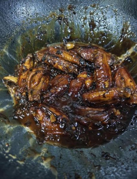 焖鸡翅怎么做才入味_焖鸡翅需要焯水吗-第1张图片-山城妙识 焖鸡翅怎么做才入味_焖鸡翅需要焯水吗-第1张图片-山城妙识