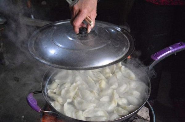 煮饺子盖盖是煮皮还是煮馅_不盖盖会怎样-第2张图片-山城妙识