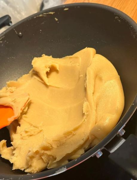 莲蓉是什么材料做成的_莲蓉馅为什么甜而不腻-第1张图片-山城妙识 莲蓉是什么材料做成的_莲蓉馅为什么甜而不腻-第1张图片-山城妙识