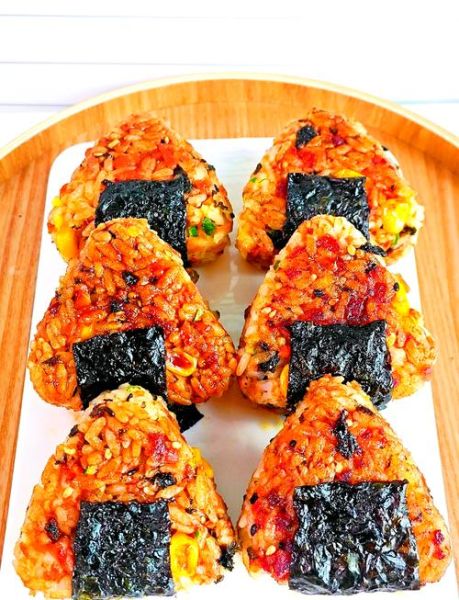 简易饭团怎么做_饭团用剩米饭可以吗-第3张图片-山城妙识 简易饭团怎么做_饭团用剩米饭可以吗-第3张图片-山城妙识