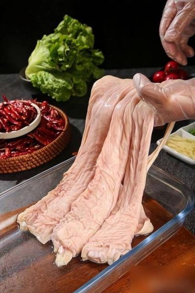 猪大肠里面的油要撕掉吗_猪大肠怎么清洗去腥-第3张图片-山城妙识 猪大肠里面的油要撕掉吗_猪大肠怎么清洗去腥-第3张图片-山城妙识